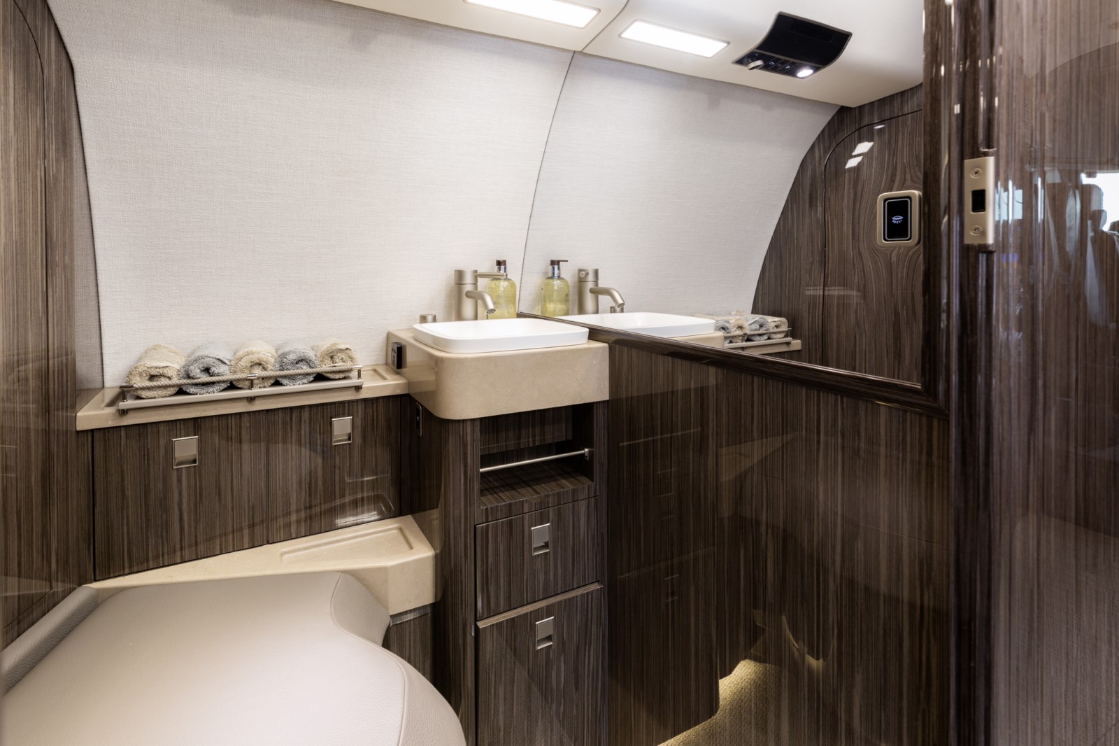 GULFSTREAM 650ER LX-JLK | Private Jet | Global Jet